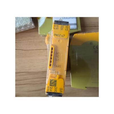 China PI-LZ Authentic safety relay 4n/o 1n/c configuration for industrial automation safety protection system  PNOZ s7 for sale
