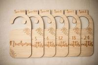China 12 Pcs Baby Cloth Divider Card Hanging Clothes Closet Shelf Dividers Monthly  For Babies for sale