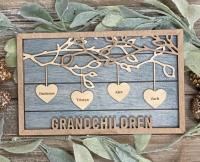 China Family Tree Personalized Christmas Wooden Gift Family Names Gift Hanging Hearts for sale