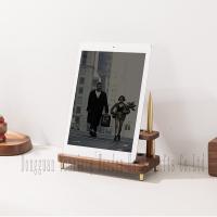 China Multifunctional Mobile Phone Holder Pen Holder Office Storage Wooden  Storage Pen Holder for sale