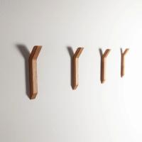 China Custom Wooden Coat Hook Wall Mount for Home Decor for sale