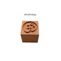 China Natural Wood Diffuser Fragrance Diffuser Vent Clip Car Freshener For Essential Oil for sale