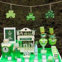 China Wooden Shamrock Ornaments Patrick's Day Decoration Unfinished Wood Discs for Home Farmhouse Crafts Hanging Spring Decorations for sale