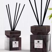 China New Style Empty Square Aromatherapy Bottle with Lid High-Value Home Decorative Ornament for sale