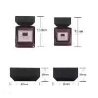 China New Style Empty Square Aromatherapy Bottle with Lid High-Value Home Decorative Ornament for sale