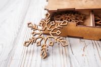 China Personalized christmas ornaments Wooden snowflakes Set of 16 snowlakes Snowflake ornament for sale