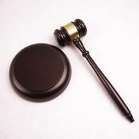 China Factory Custom Solid Wooden Gavel Hammer Sound Block Set For Lawyer Judge for sale