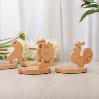 China Custom Assorted Animals Wooden Mobile Phone Holder for Indoor Use to Relieve Fatigue for sale