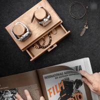China Customized Handcrafted Wooden Watch Display Case, Display Your Favorite Watches with The Weekender for sale