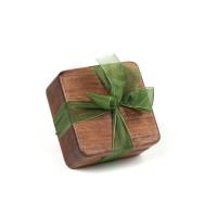 China luxury Wooden box with lid  ring  jewelry box Wedding diamond ring gift box for sale