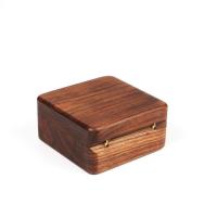 China luxury Wooden box with lid  ring  jewelry box Wedding diamond ring gift box for sale