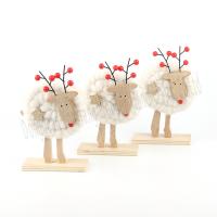 China Handmade Yarn-Wrapped Wooden Christmas Ornaments Tree Reindeer Decor for sale