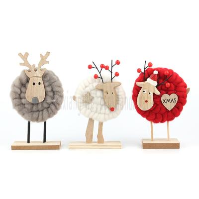 China Handmade Yarn-Wrapped Wooden Christmas Ornaments Tree Reindeer Decor for sale