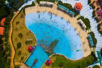 China Commercial Tsunami Wave Pool Machine 2.0-3.0m Wave Height Anti-UV Steel Construction for Water Parks for sale