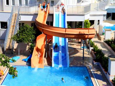 China Rainbow Racing Curved Water Slide Combo 4.0m Height 180 Guests/Hour CE RoHS Certified Fiberglass Construction for sale