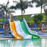 China 1.8M High 3-Lane Rainbow Racing Water Slide for Children - 160 m³/h Flow Capacity Outdoor Play Equipment for sale