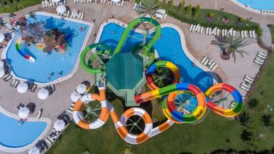 China 15m Height Fiberglass Water Slide for Amusement Parks - 350kg Capacity Commercial Play Equipment for sale
