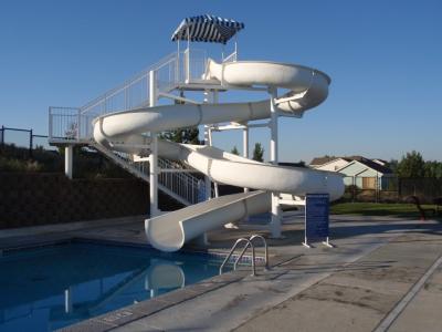 China Commercial Fiberglass Water Slide 4-10m Deck Height 500m³/h Flow Capacity for Aqua Parks and Resorts for sale