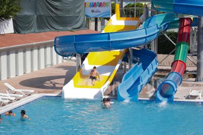China OEM Outdoor Multi Fiberglass Slide Set for Water Amusement Park Playground for sale