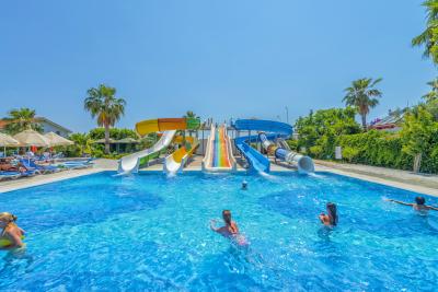 China OEM Aqua Park Swimming Accessories Fiberglass Water Slide for Kids for sale