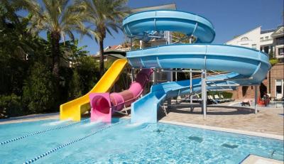 China ODM Children Water Park Play Rides Amusement Fiberglass Slide for Sale for sale