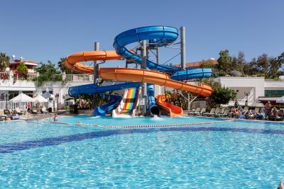 China OEM Water Amusement Park Kids Play Rides Swimming Fiberglass Water Slide for sale
