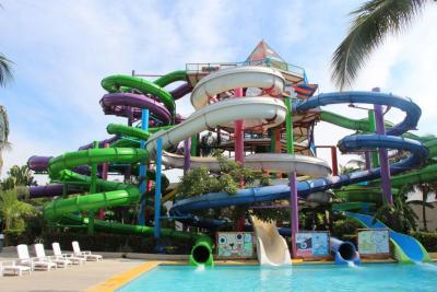 China Outdoor Amusement Park Kids Games Water Rides Fiberglass Slide for sale