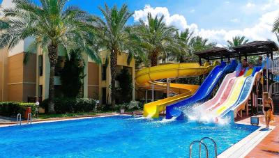 China OEM Water Aqua Amusement Water Park Rides Fiberglass Slides For Kids for sale