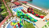 China Hot Dipped Galvanized Steel Fiberglass Water Slide 5-8m Height 220m³/h Flow Rate for Amusement Parks for sale