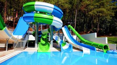 China Custom Fiberglass Water Slide 5-12m Height 300kg Capacity for Amusement Parks and Swimming Pools for sale