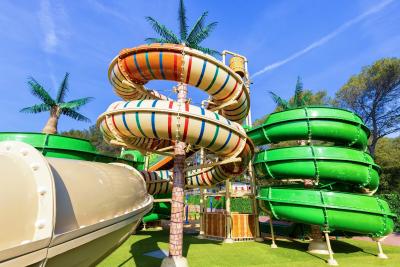 China Outdoor Water Playground Equipment Kids Games Fiberglass Slide for sale