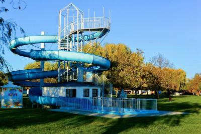 China Outdoor Amusement Aqua Water Park Design Kid Rides Play Equipment Fiberglass Water Slide for sale