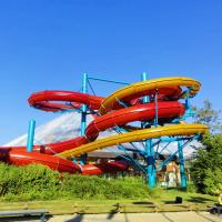 China Adult Water Aqua Parks Equipment Small Swimming Pool Games Single Spiral Water Slide for sale