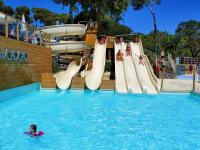 China Kids Water Park Swimming Pool Water Sport Equipment Fiberglass Slide for sale