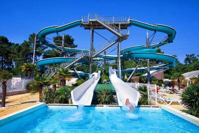 China Water Park Kids Amusement Games Equipment Water Sport Fiberglass Slide for sale