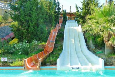 China Outdoor Amusement Small Water Game Park Kids Water Giant Slide for sale