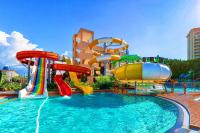 China Outdoor Children Swimming Pool Large Slide Set Equipment for sale