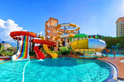 China Outdoor Children Swimming Pool Large Slide Set Equipment for sale
