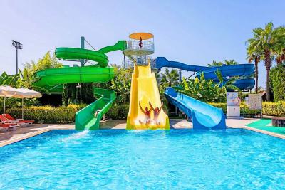 China Water Park Games Water Entertainment Kids Play Equipment Fiberglass Slide Set for sale