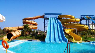 China 18.5 Kw Power Needed Pool Water Slides With Strong Anti-corrosion And Anti-rust Galvanized Steel Material for sale