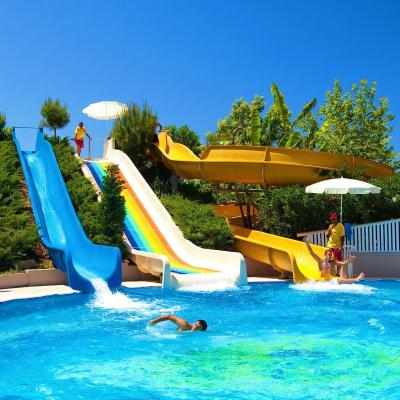 China Commercial Huge Water Park Swimming Pool Equipment Design Water Fiberglass Slide for sale