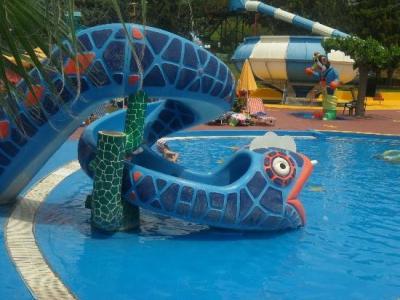 China Snake Fiberglass Water Slide 5.6m Length 2.1m Height for Outdoor Amusement Parks and Swimming Pools for sale