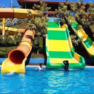 China Commercial Outdoor Fiberglass Water Slide 5-8m Height with 220 m³/hour Water Flow Capacity for Water Parks for sale