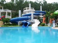 China Customized Size Water Park Slide with 12 Years Usage Period and Water Supply System for Swimming Pools for sale