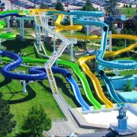 China Customized Size 6-8mm Thickness Fiberglass Water Park Slide with Over 10 Years Service Life for sale