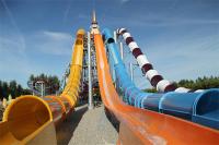 China Outdoor Fiberglass Water Park Slide with 6-8mm Thickness and Customized Size for Long Service Life Over 10 Years for sale