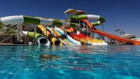 China Outdoor Fiberglass Water Park Slide with 6-8mm Thickness and Customized Size for Long Service Life Over 10 Years for sale