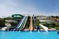 China Outdoor Fiberglass Water Park Slide with 6-8mm Thickness and Customized Size for Long Service Life Over 10 Years for sale