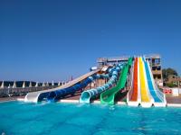 China Customized Size Fiberglass Water Park Slide with 6-8mm Thickness and Over 10 Years Service Life for sale