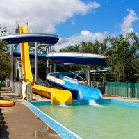 China High Speed Racing Fiberglass Water Park Slide with 6-8mm Thickness and Over 10 Years Service Life for sale